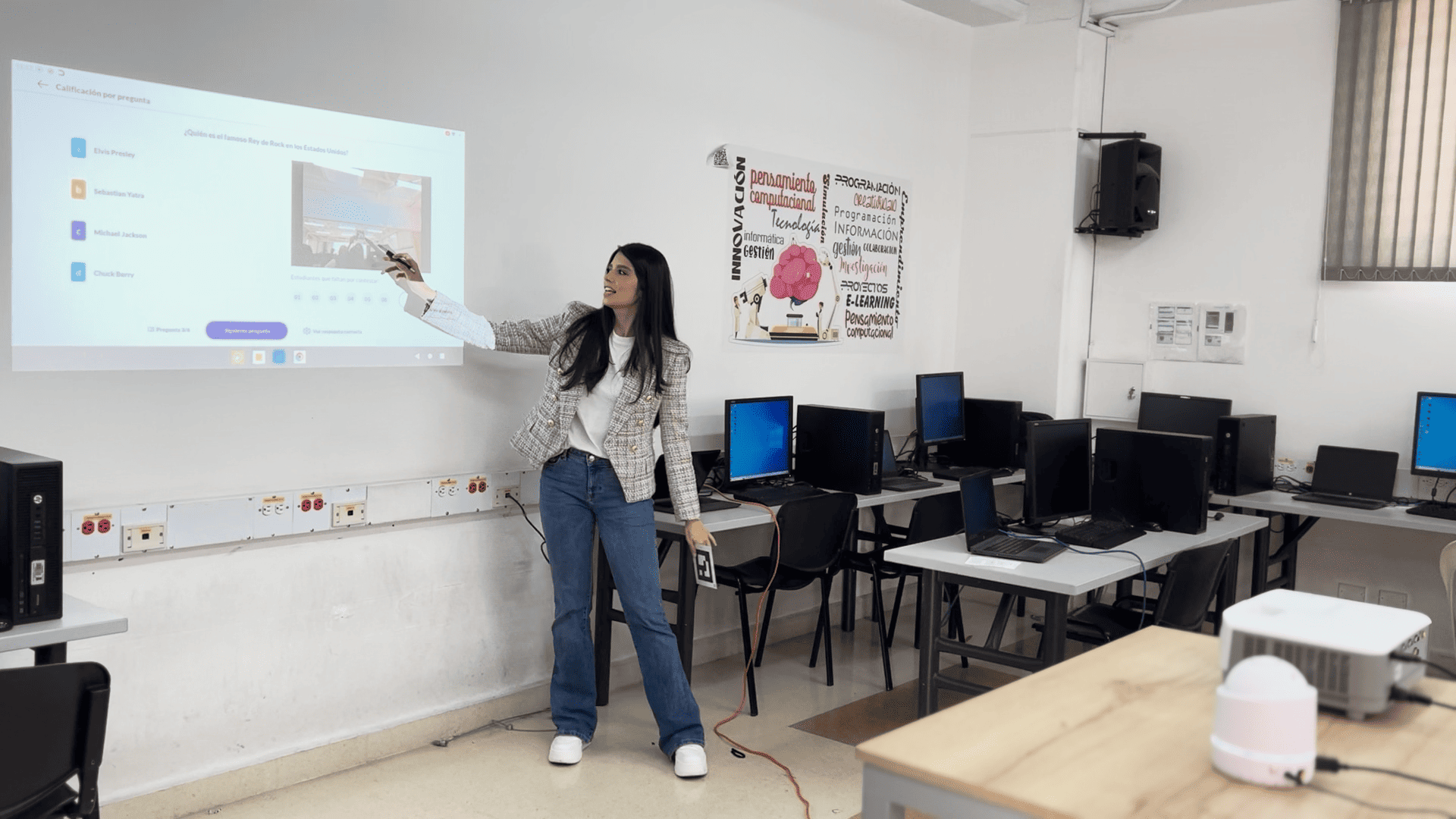 Cómo convertir tu proyector en una pizarra interactiva, fácil y económica